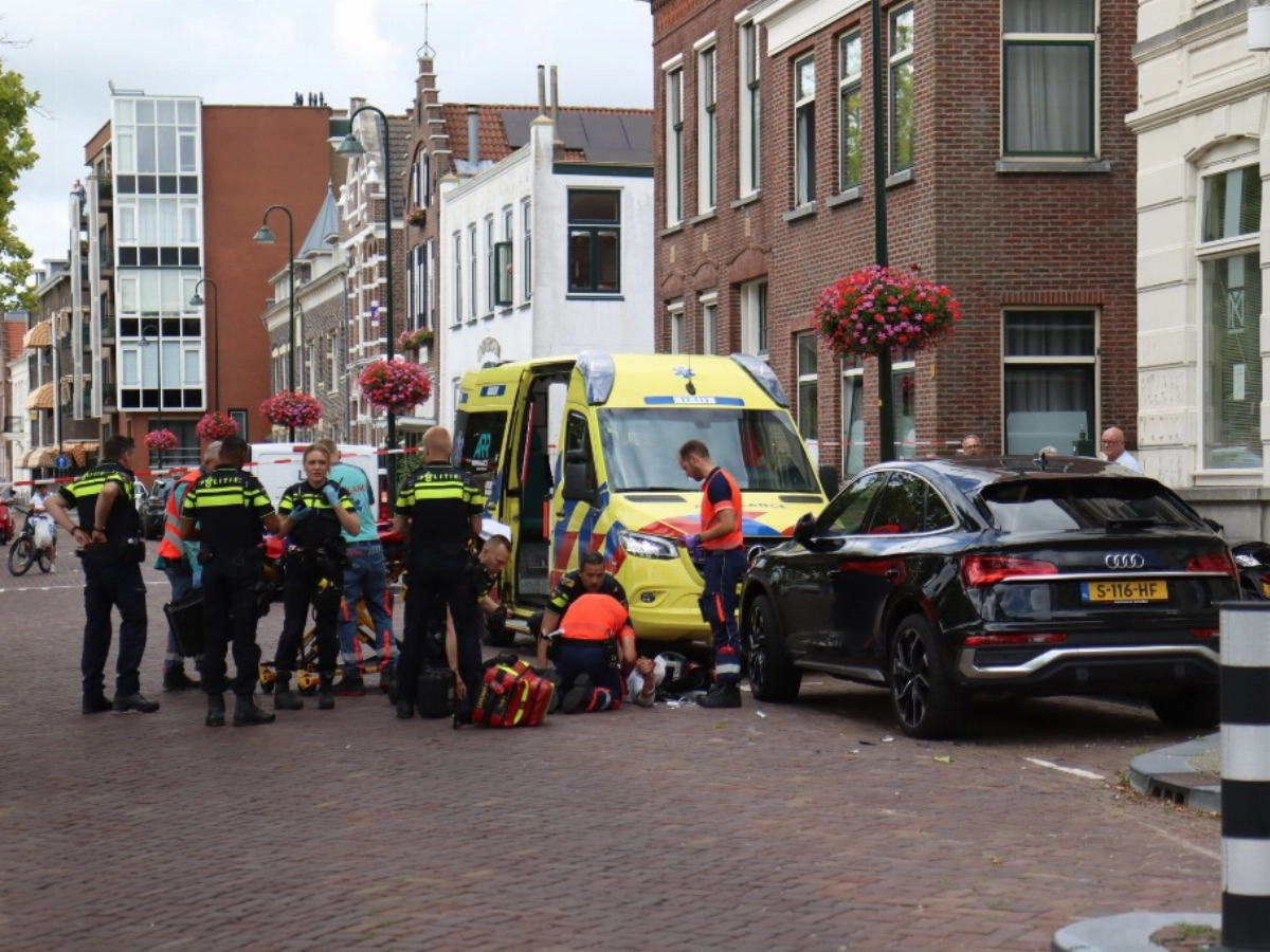 Man zwaargewond na val met scooter in Vlaardingen - Vlaardingen24