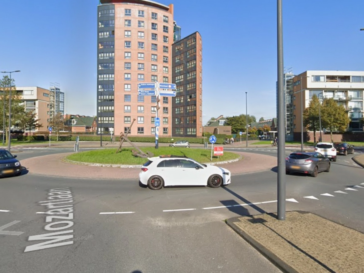 Beruchte rotonde Westlandseweg/Mozartlaan wordt aangepakt - Maassluis24