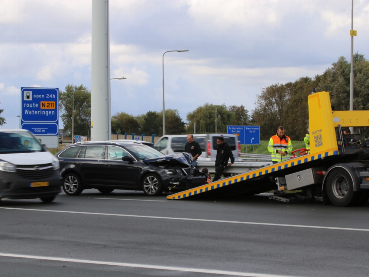 Ramptoeristen zorgen voor dubbele file op A4 - Schiedam24