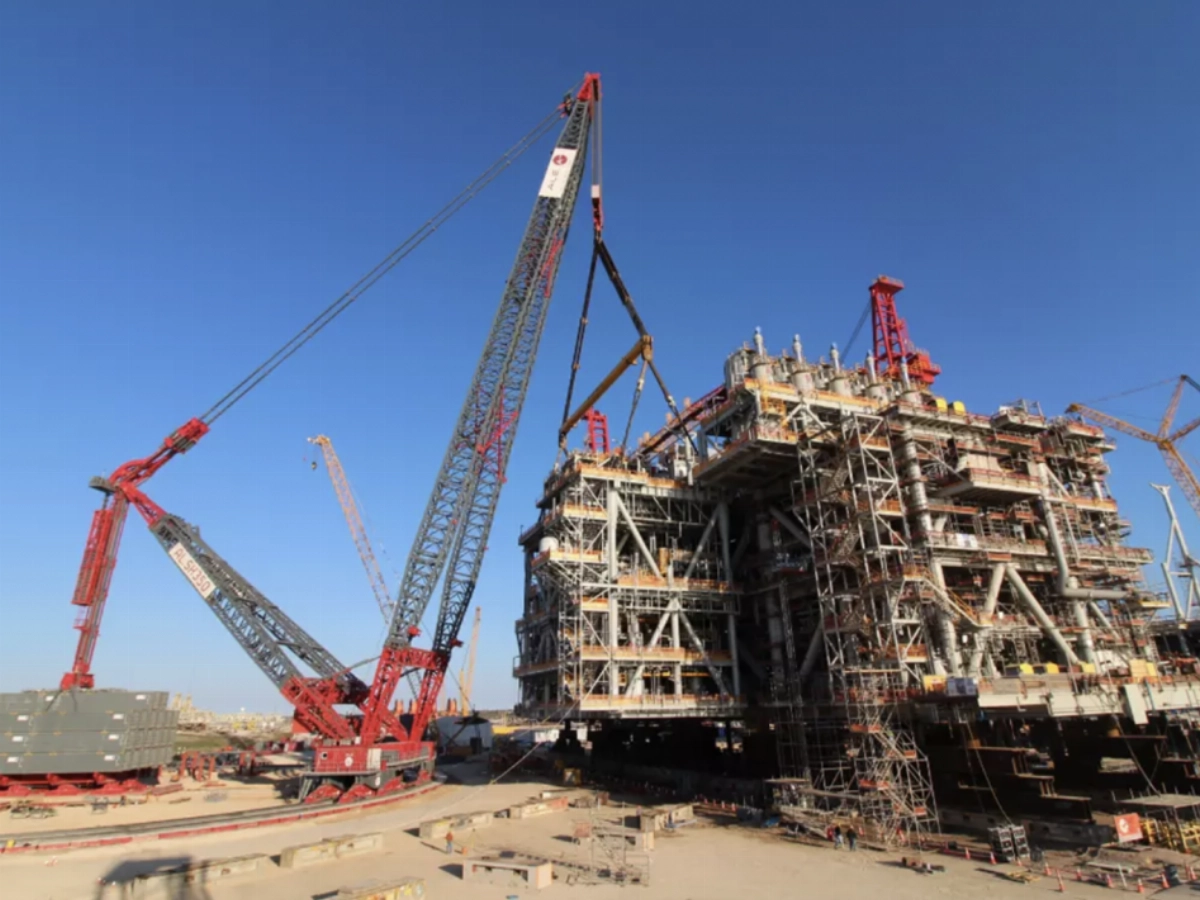 Mammoet bouwt aan grootste elektrische kraan ooit - Schiedam24