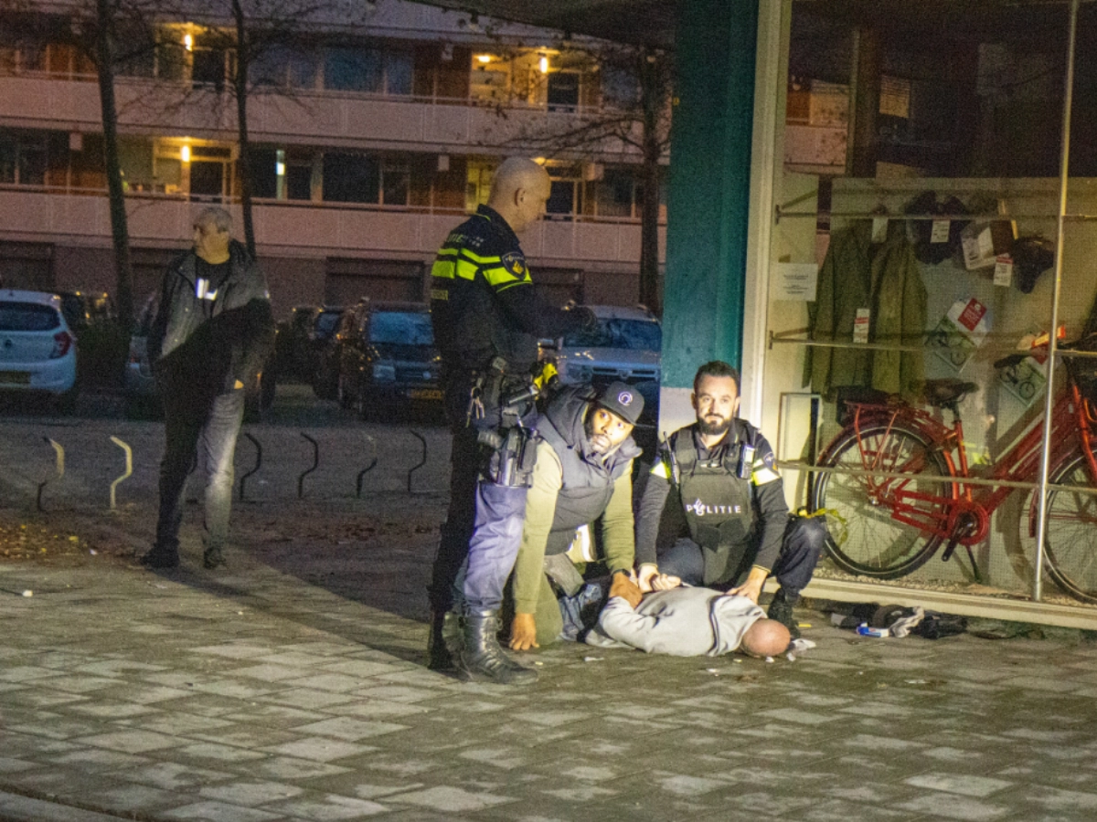 Winkeldief in kladden gegrepen door omstanders - Schiedam24