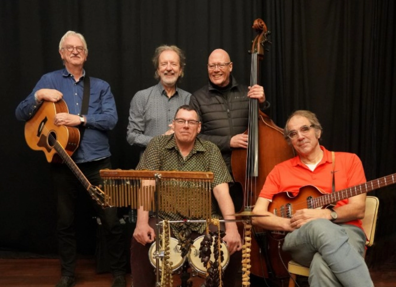 Rasverteller Roland Vonk en akoestisch duo Blind Vertrouwen met ...