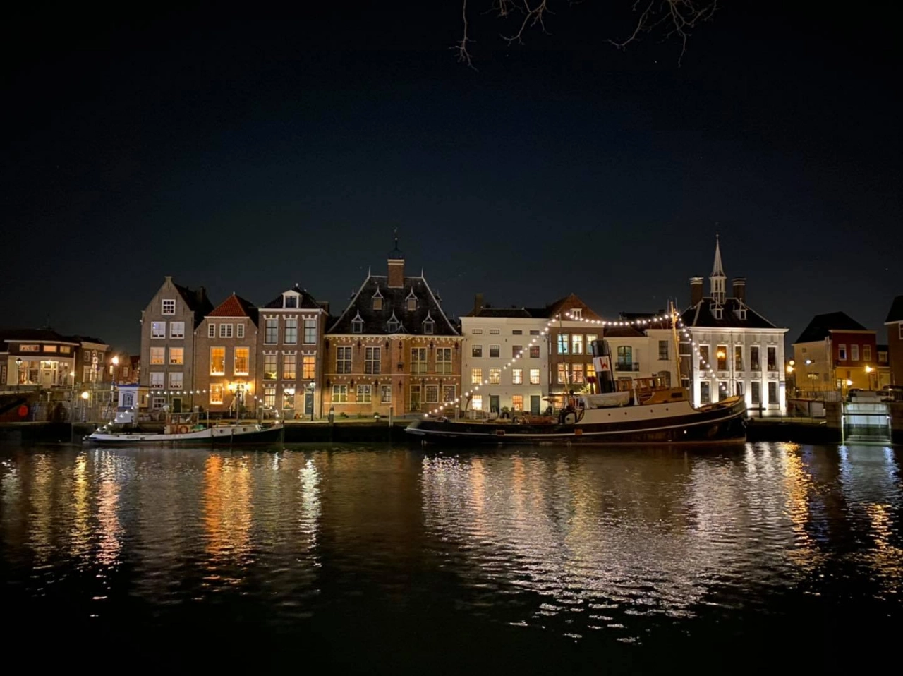 De lichtjes in de haven - nu extra mooi - Maassluis24