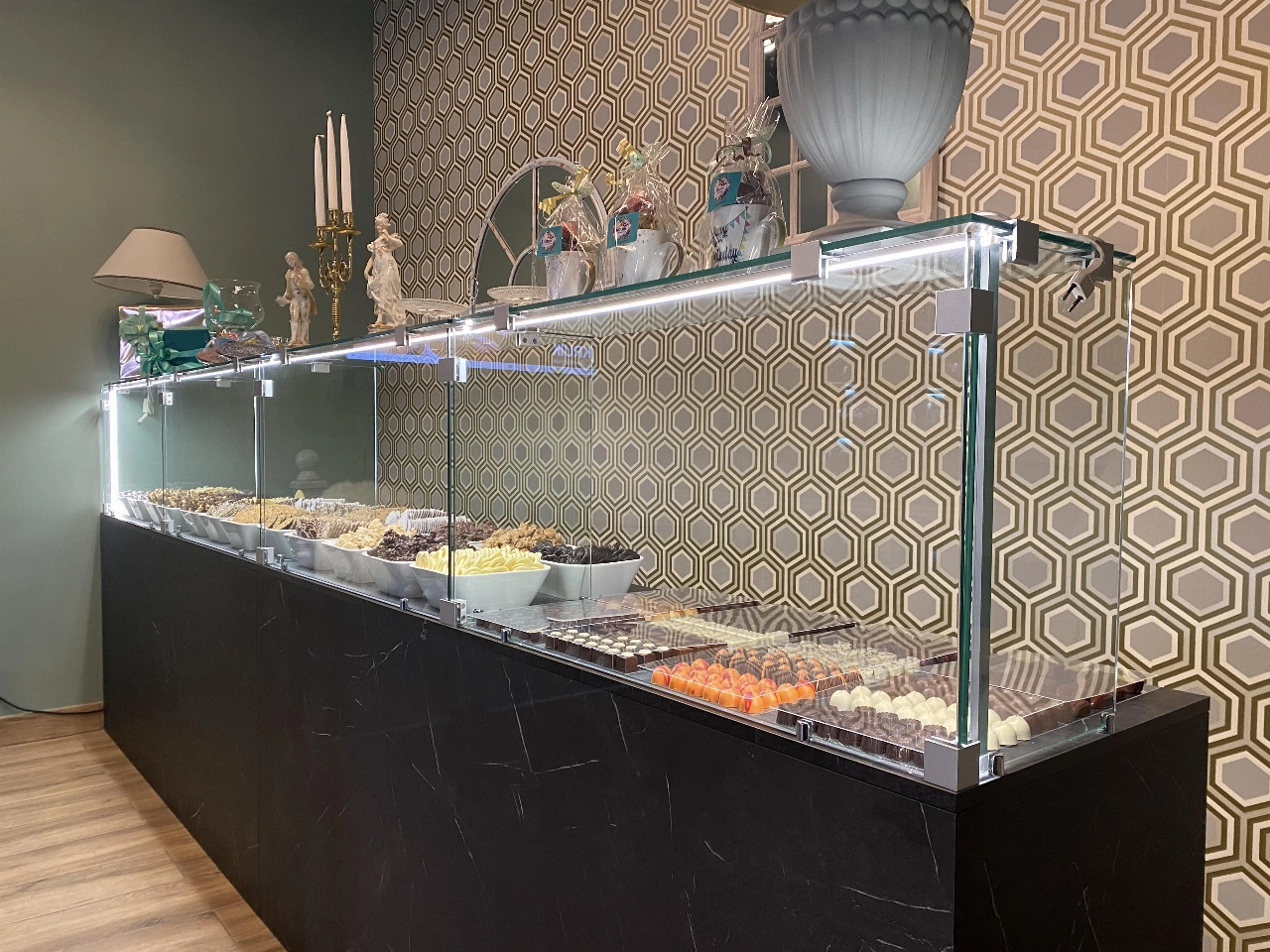 Kruik, een verleidelijke zaak van een ondernemende dame - Schiedam24